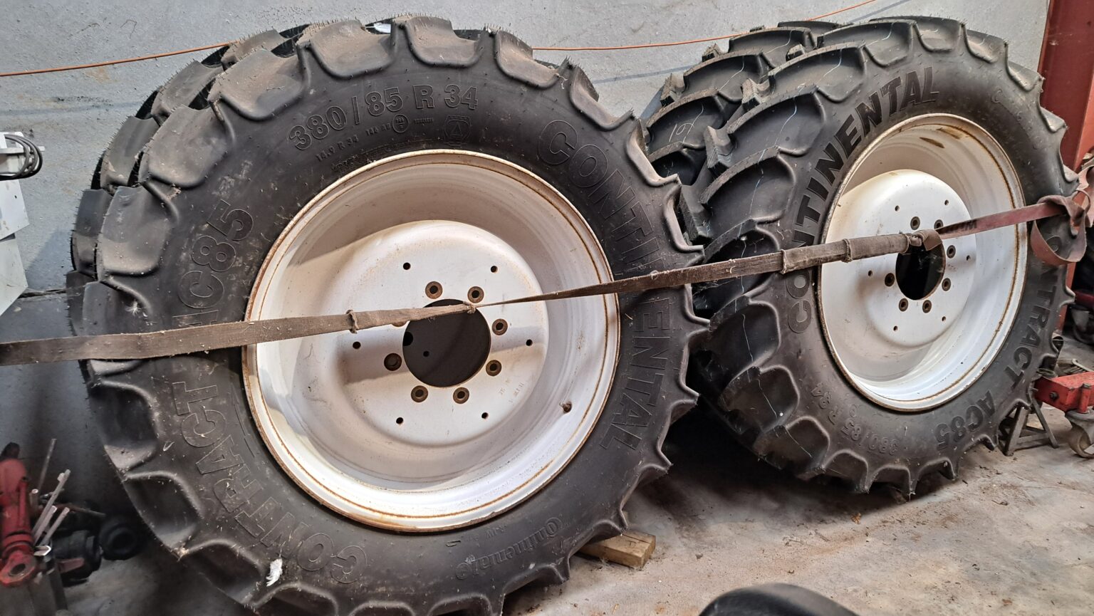 380/85 R34 Wheels/Tyres · Ref 2498 - Bateman Sprayers