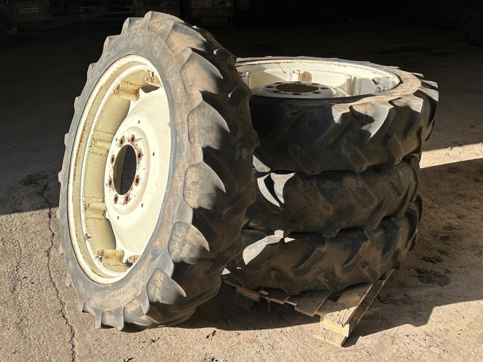 4 x Michelin Row Crop Wheels / Tyres · Ref 2513-9489 - Bateman Sprayers
